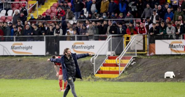 Derby winner will be whoever plays the occasion better: Hamilton - Your ...